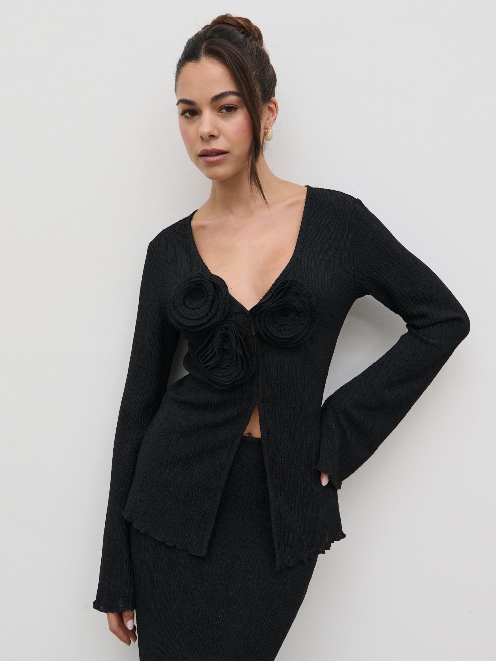 Evalina Crinkle Corsage Detail Top - Black – Pretty Lavish