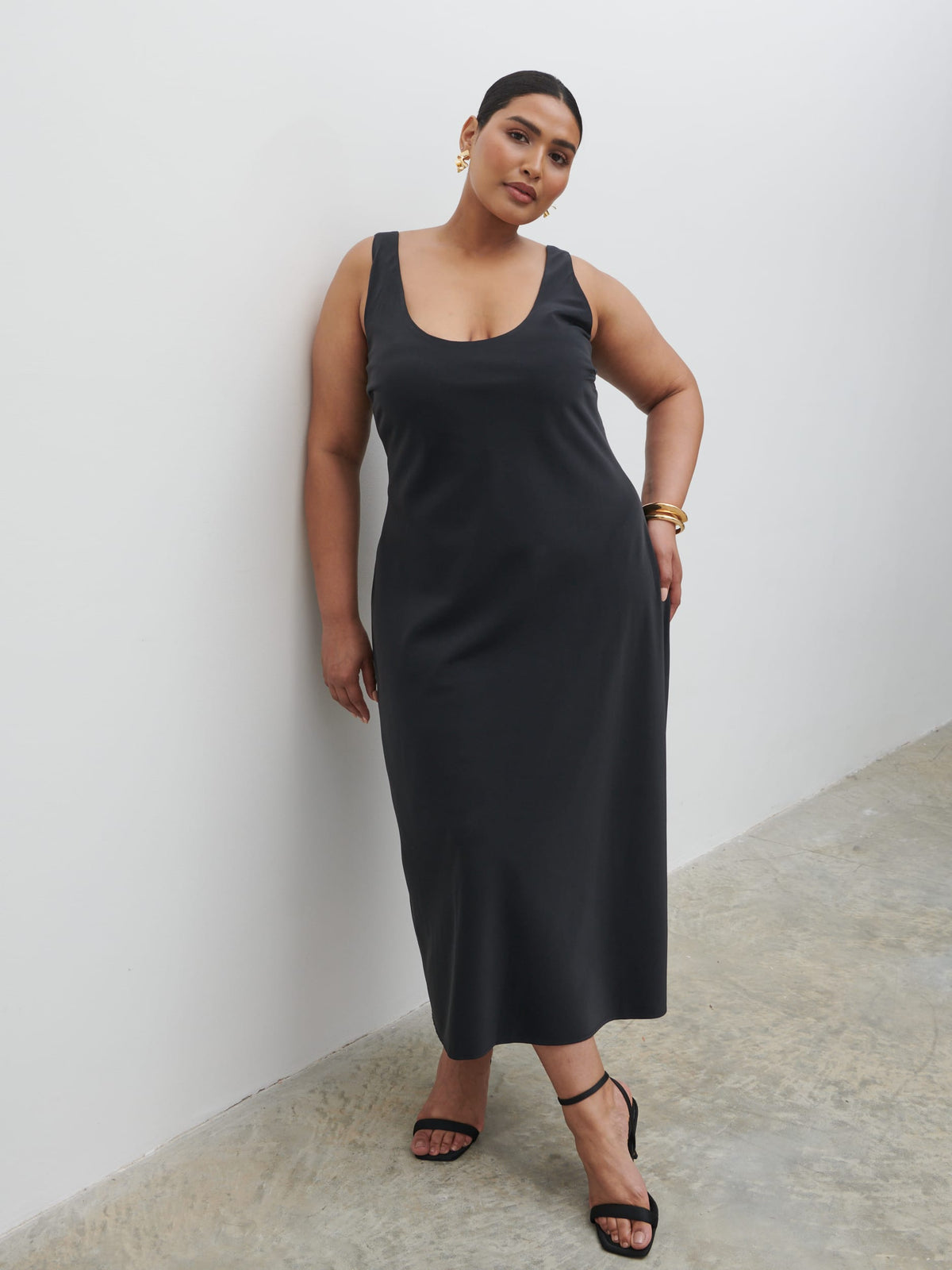 Evelyn Satin Slip Midaxi Dress Curve - Black – Pretty Lavish