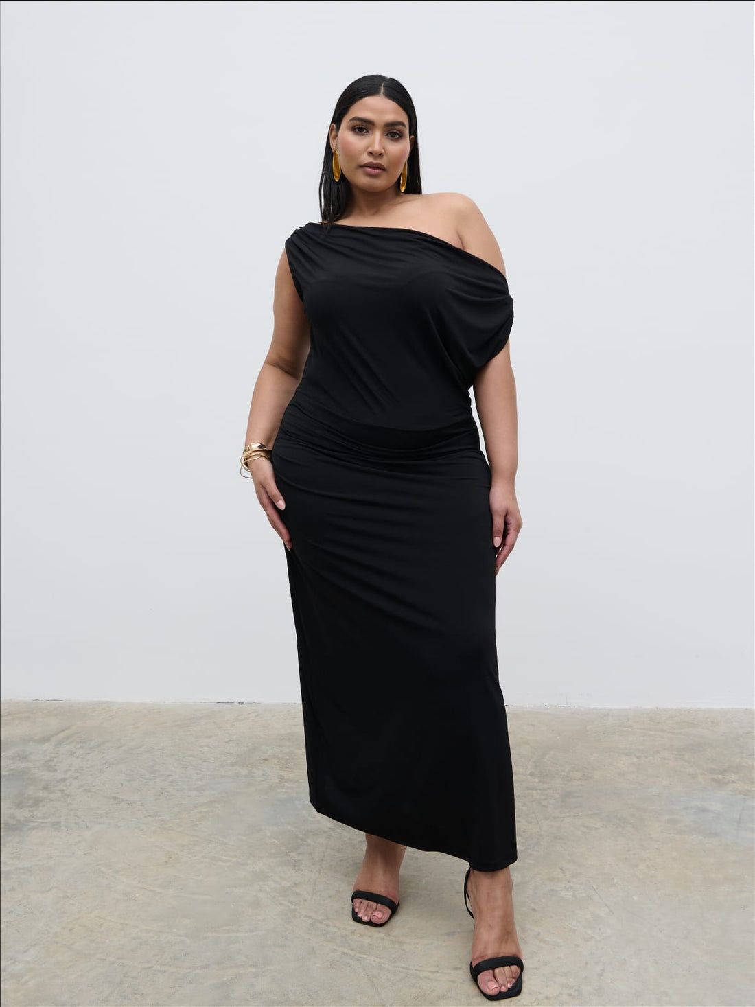 Janece Asymmetric Jersey Dress Curve - Black – Pretty Lavish
