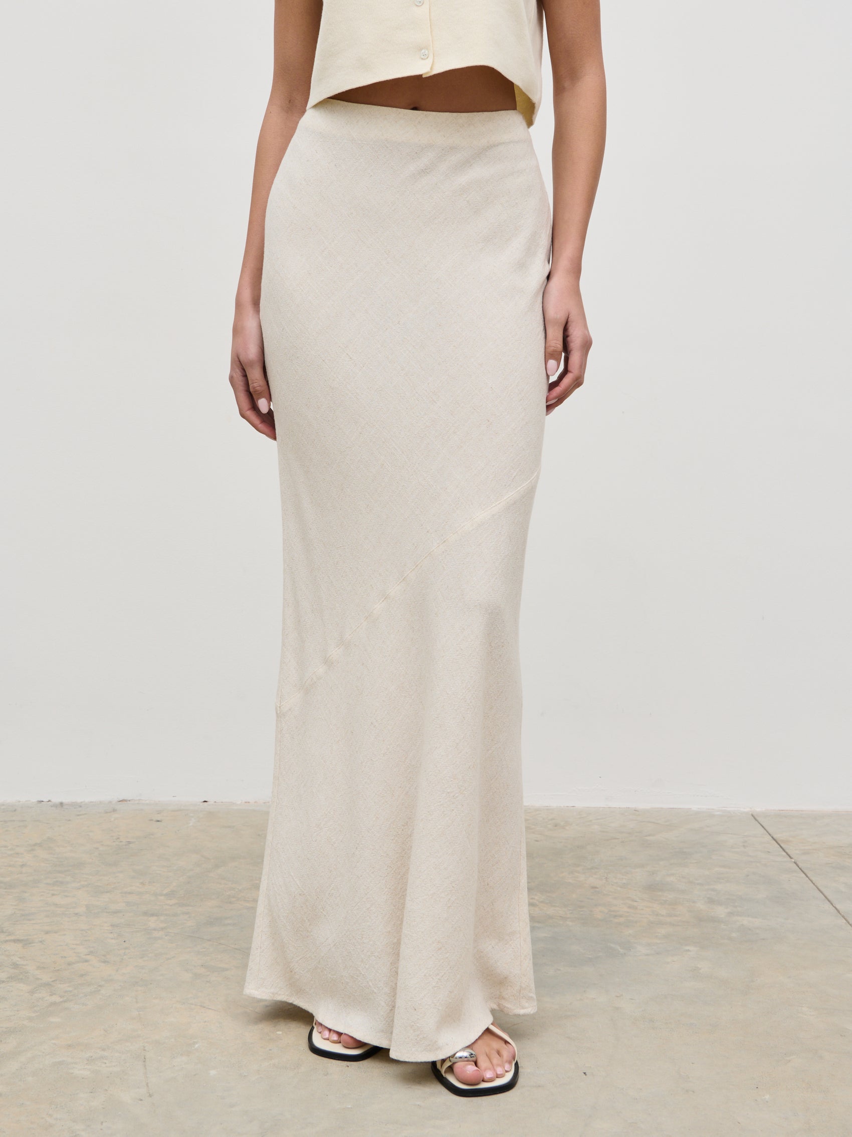 Maisy Linen Blend Maxi Skirt - Natural – Pretty Lavish