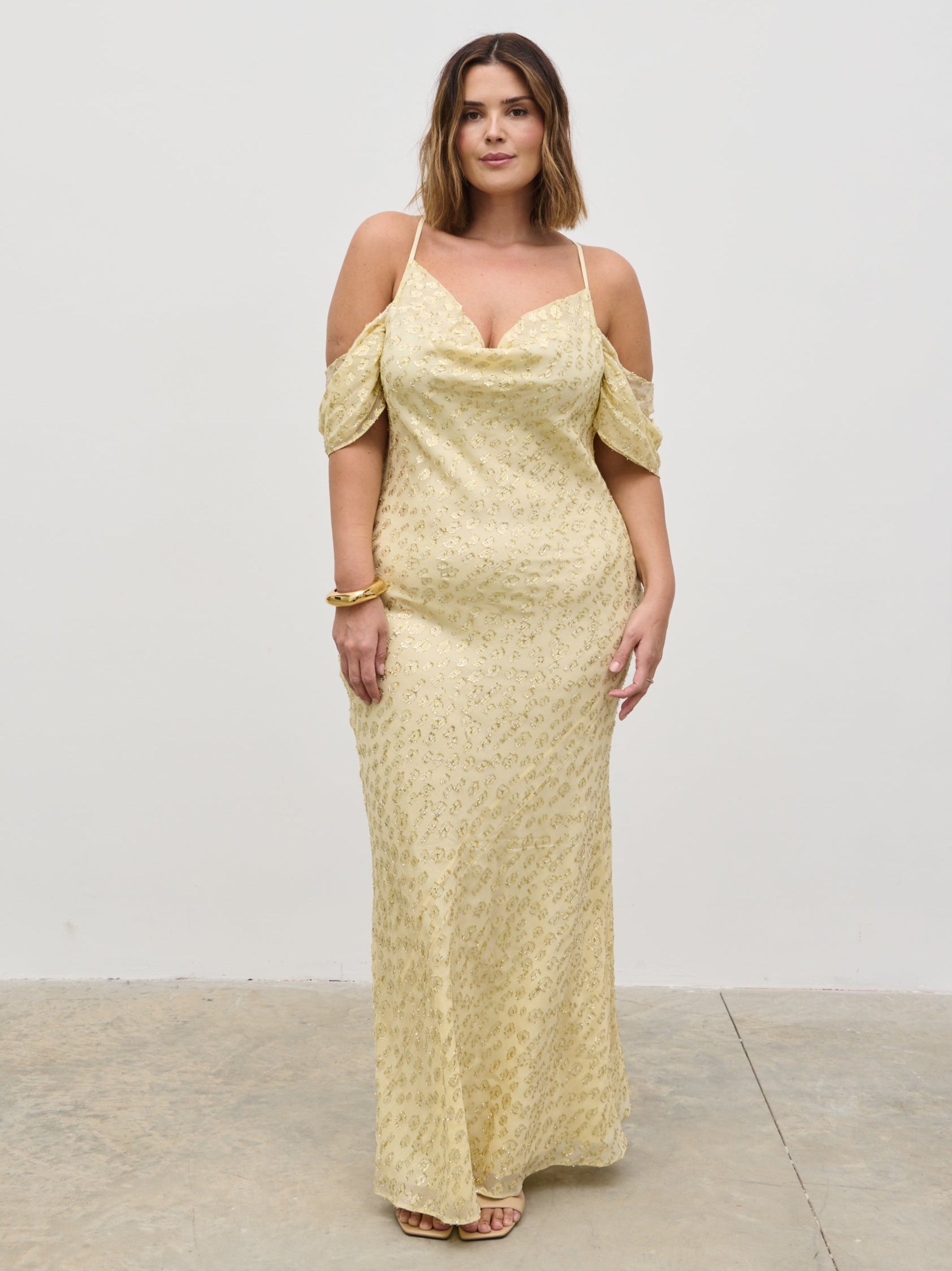 Nia Cold Shoulder Maxi Dress Curve - Lemon – Pretty Lavish