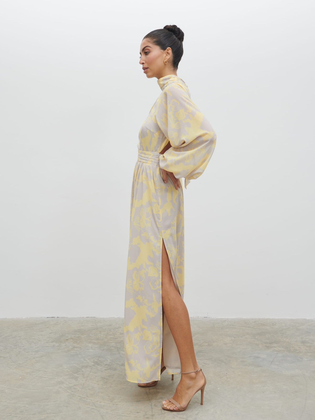 Steph Keyhole Maxi Dress - Lemon and Beige Floral – Pretty Lavish