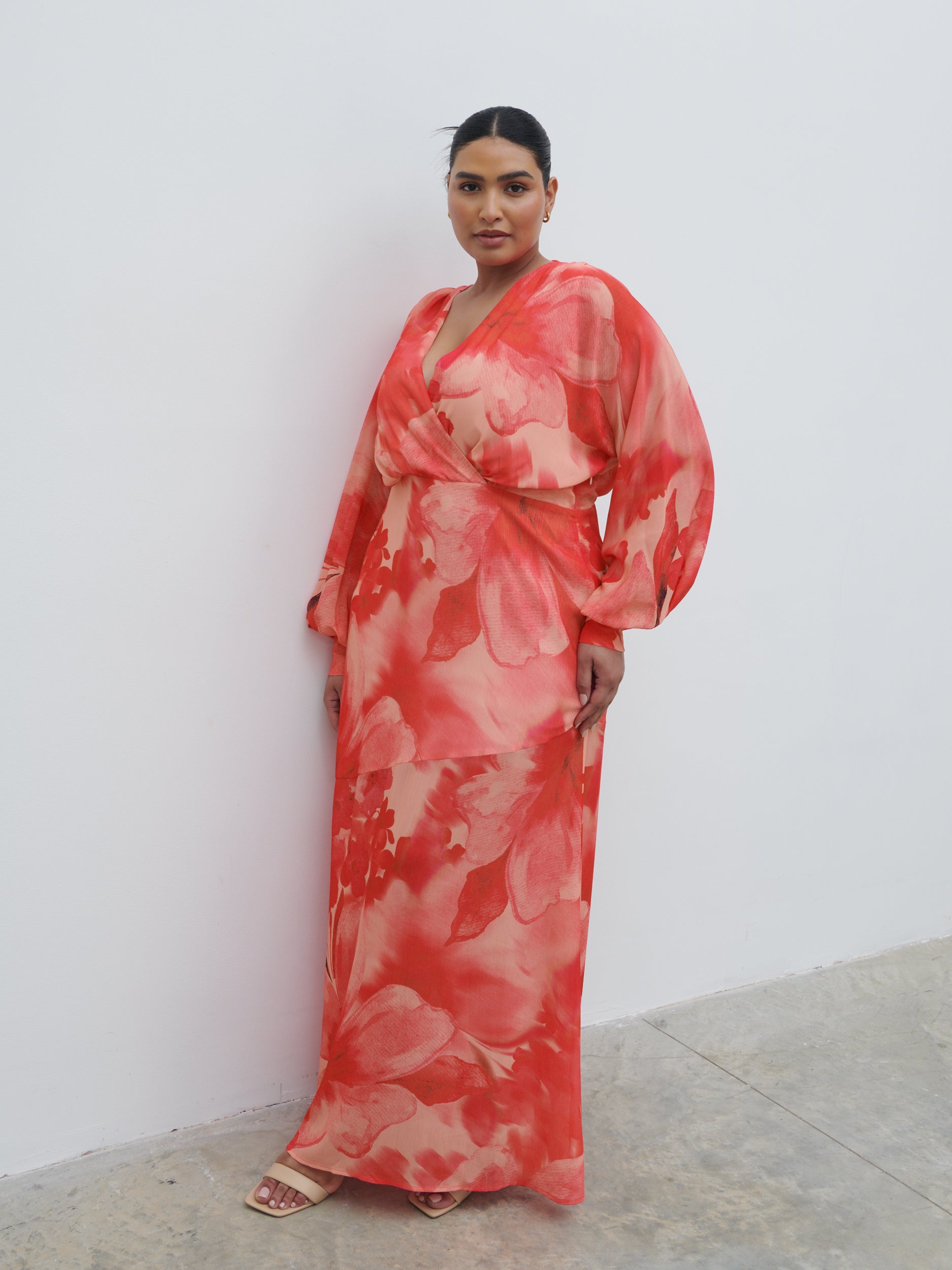 Theia Batwing Maxi Dress Curve - Pink Large Scale Floral – Pretty Lavish