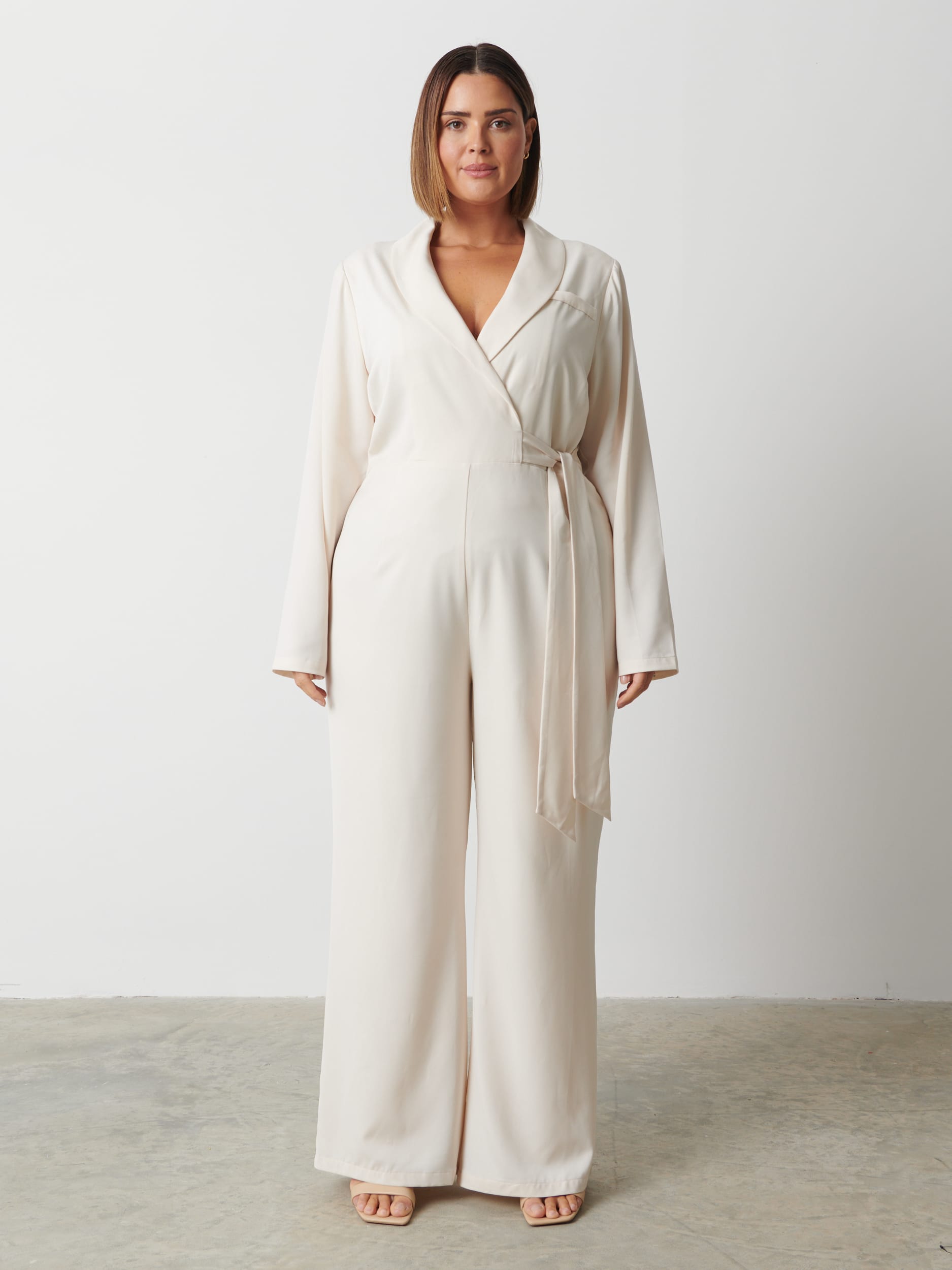 Vienna Tied Jumpsuit Curve - Oyster – Pretty Lavish