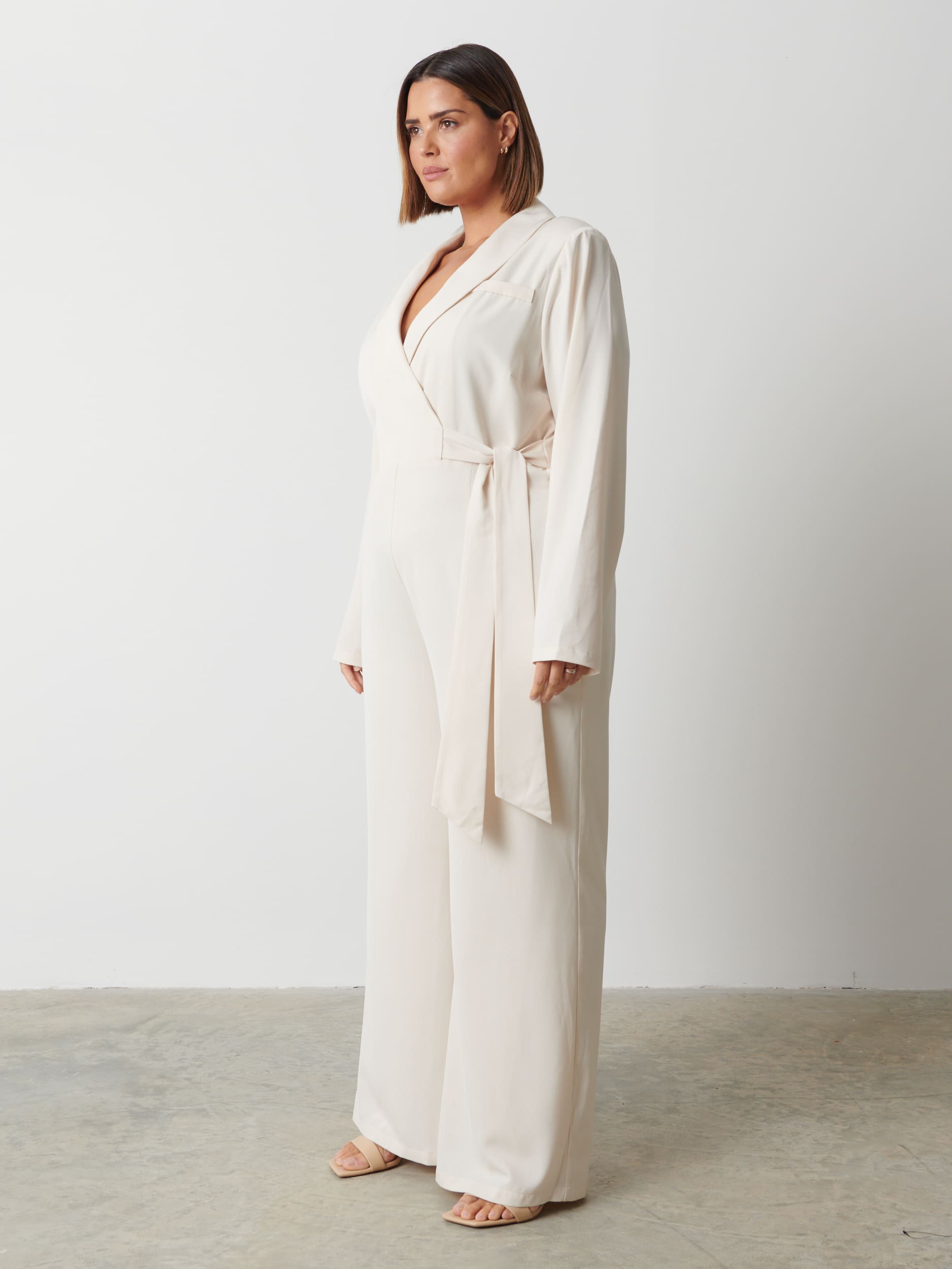 Vienna Tied Jumpsuit Curve - Oyster – Pretty Lavish