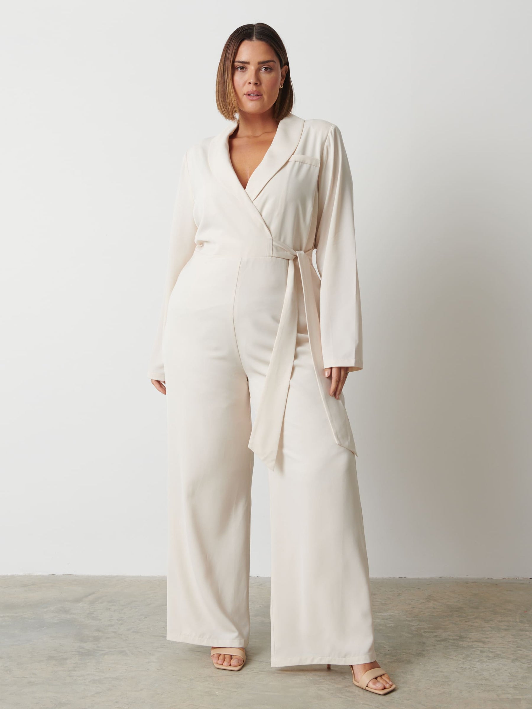 Vienna Tied Jumpsuit Curve - Oyster – Pretty Lavish